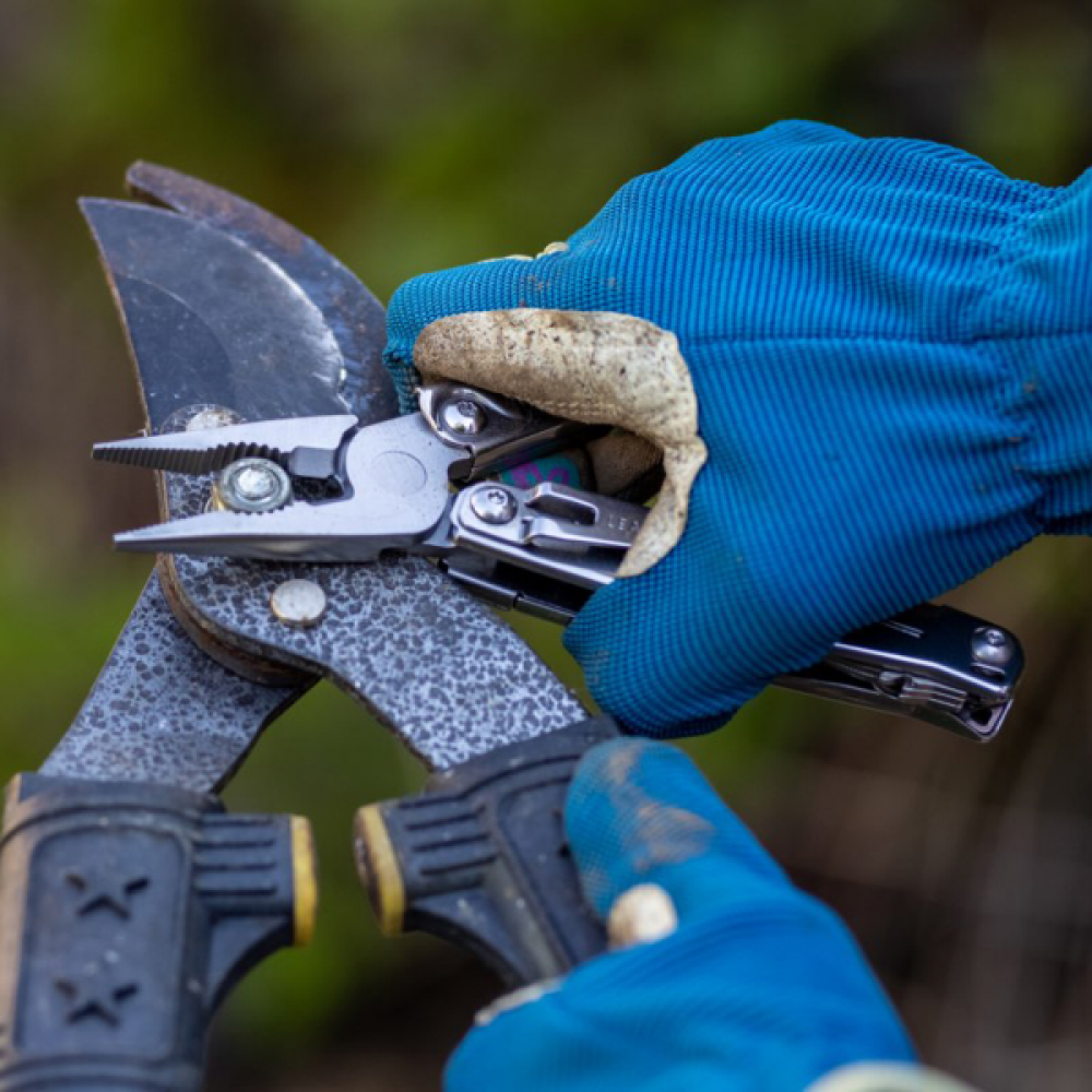Leatherman® Bolster Multi-Tool LM70. A perfect business gift.