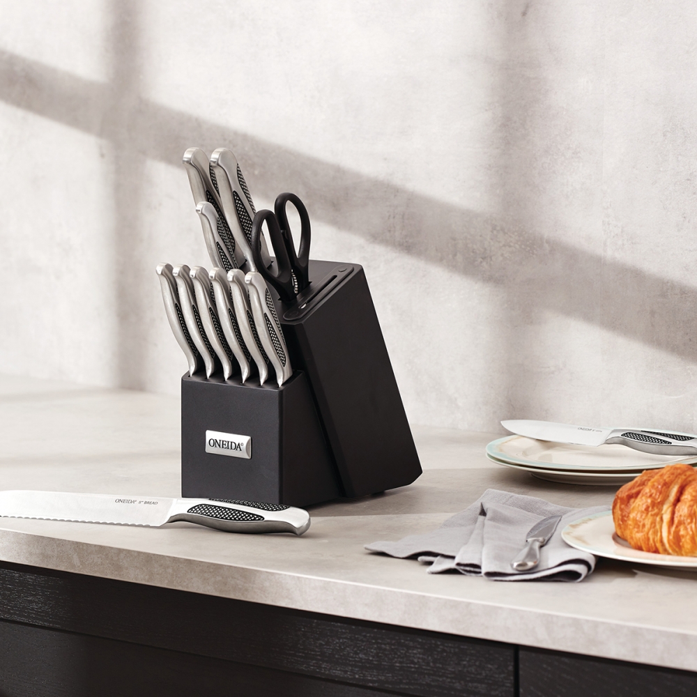 Oneida 14 Piece Knife Set with Built-in Sharpener LON01